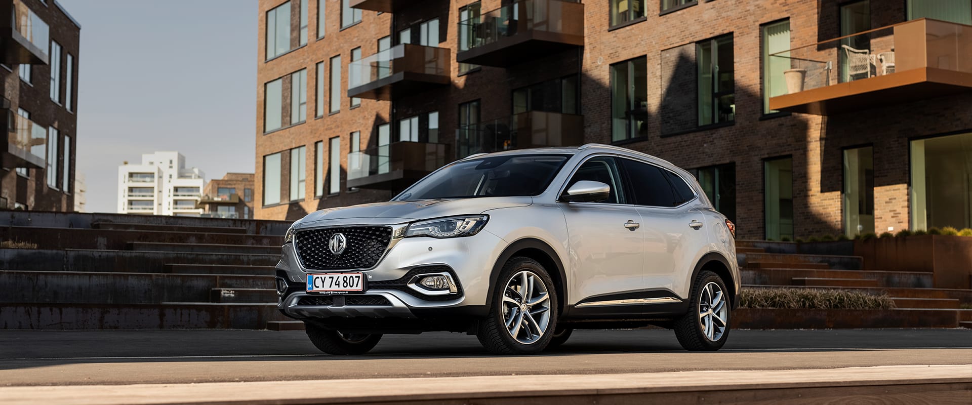 Plug-in hybrid SUV - Book din prøvetur i dag - MG Motor